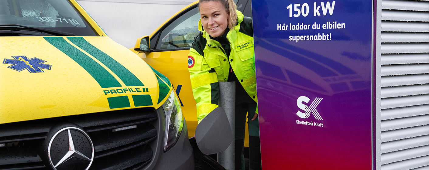 Samariten Ambulans kör på förnybar kraft – Skellefteå Kraft